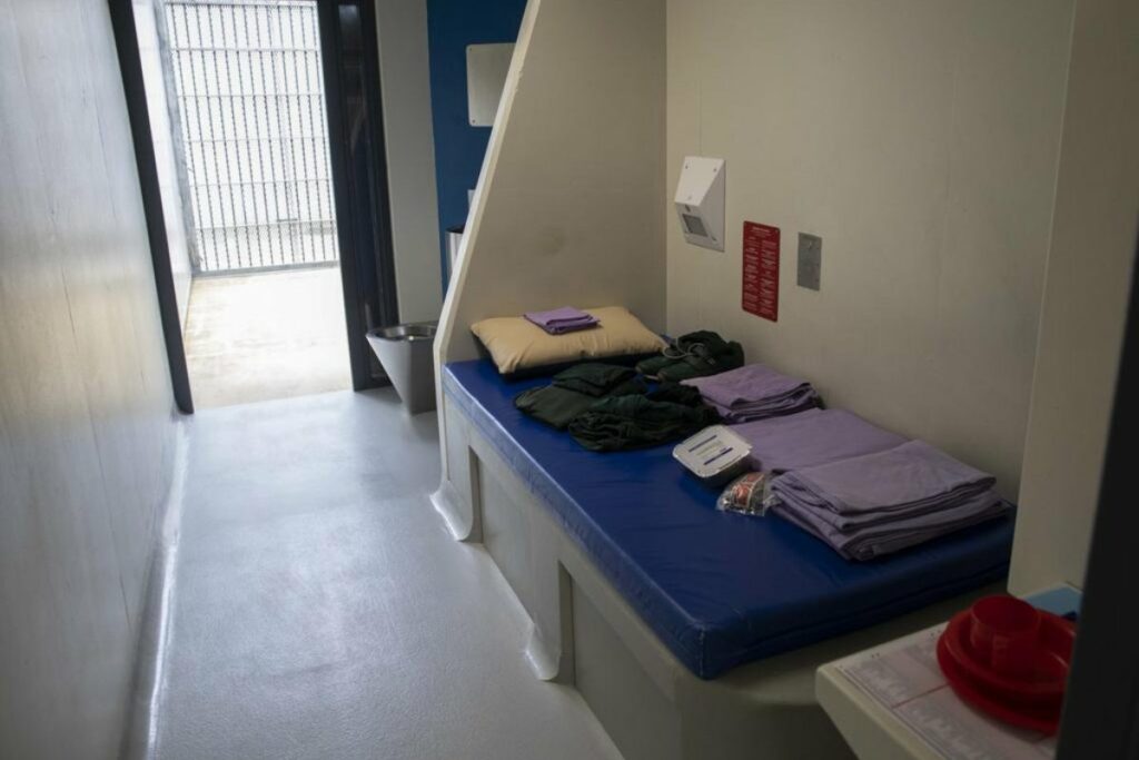 How long is a life sentence in Australia?